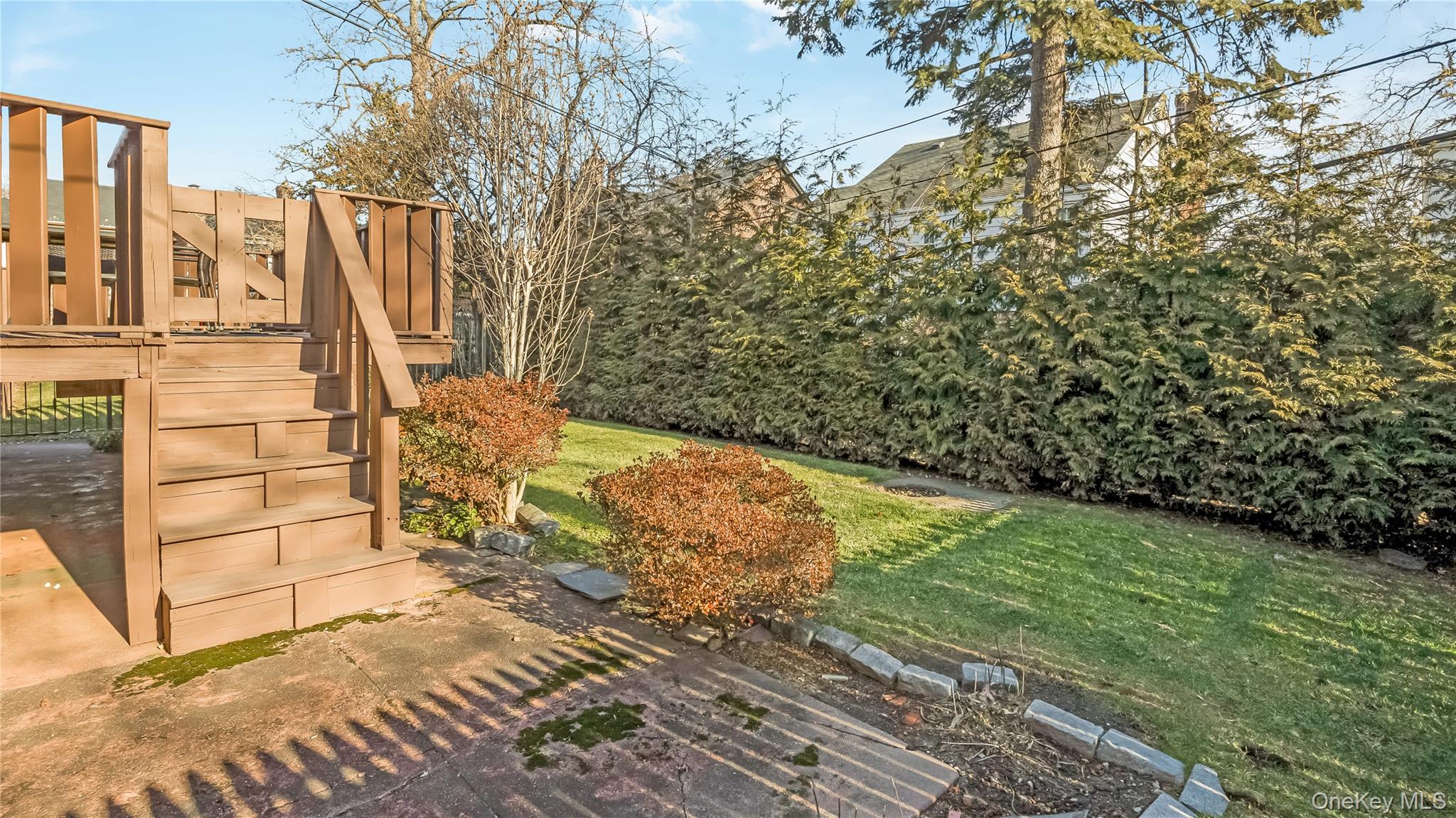 85-19 212th St, New York, NY 11427