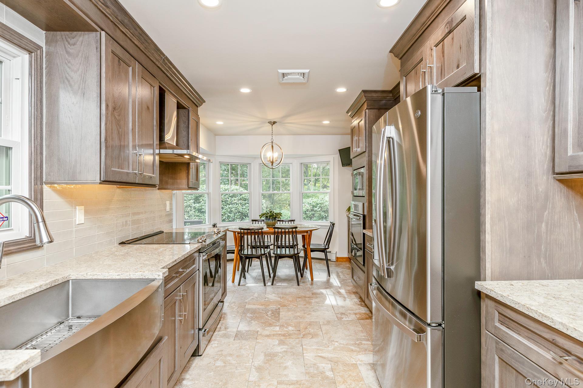 1 Christa Ct, Lake Grove, NY 11755