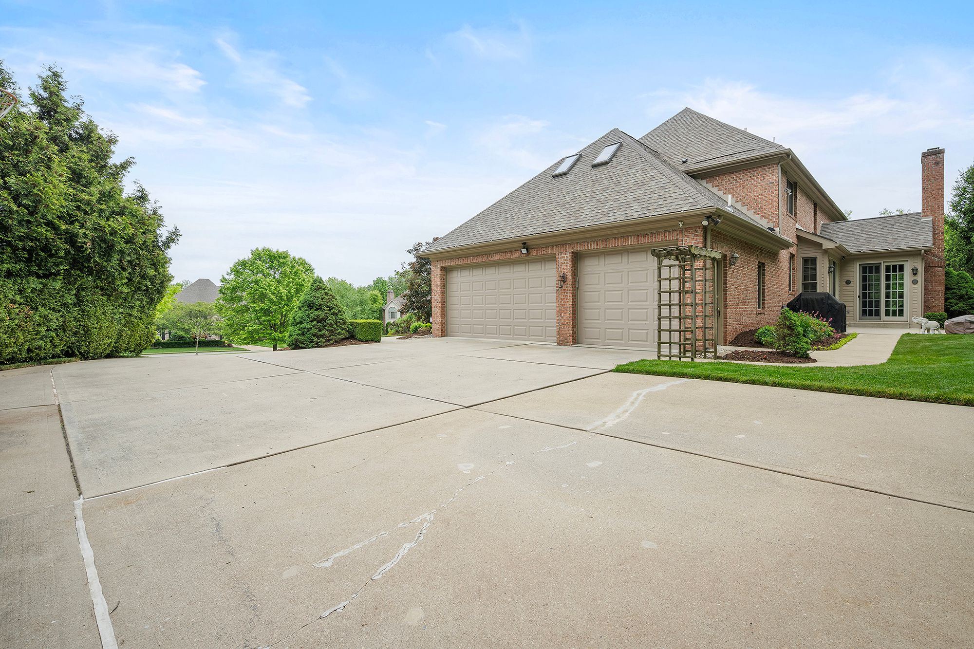 113 W Wild Cherry Dr, Mars, PA 16046