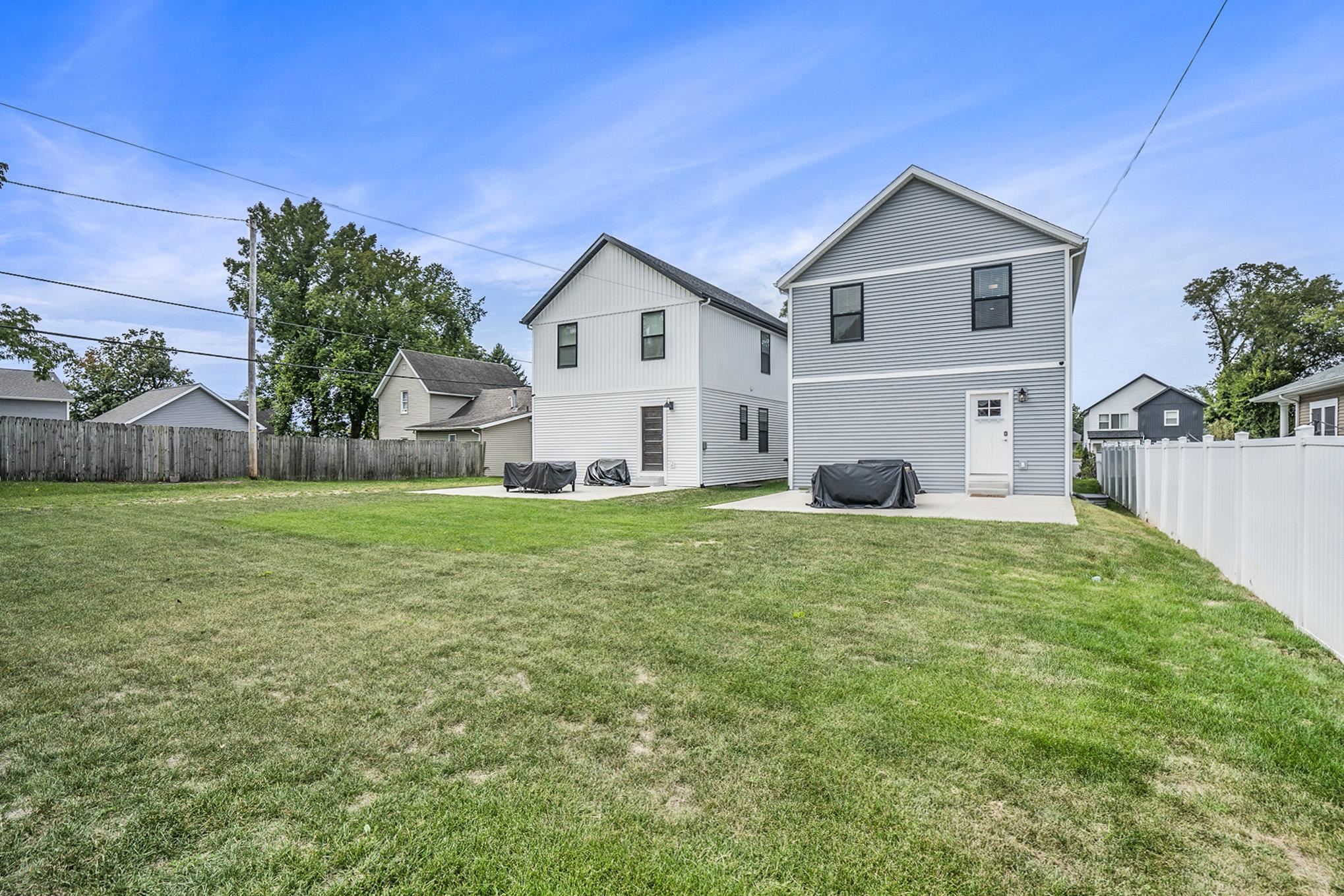 922 N Hill St, South Bend, IN 46617