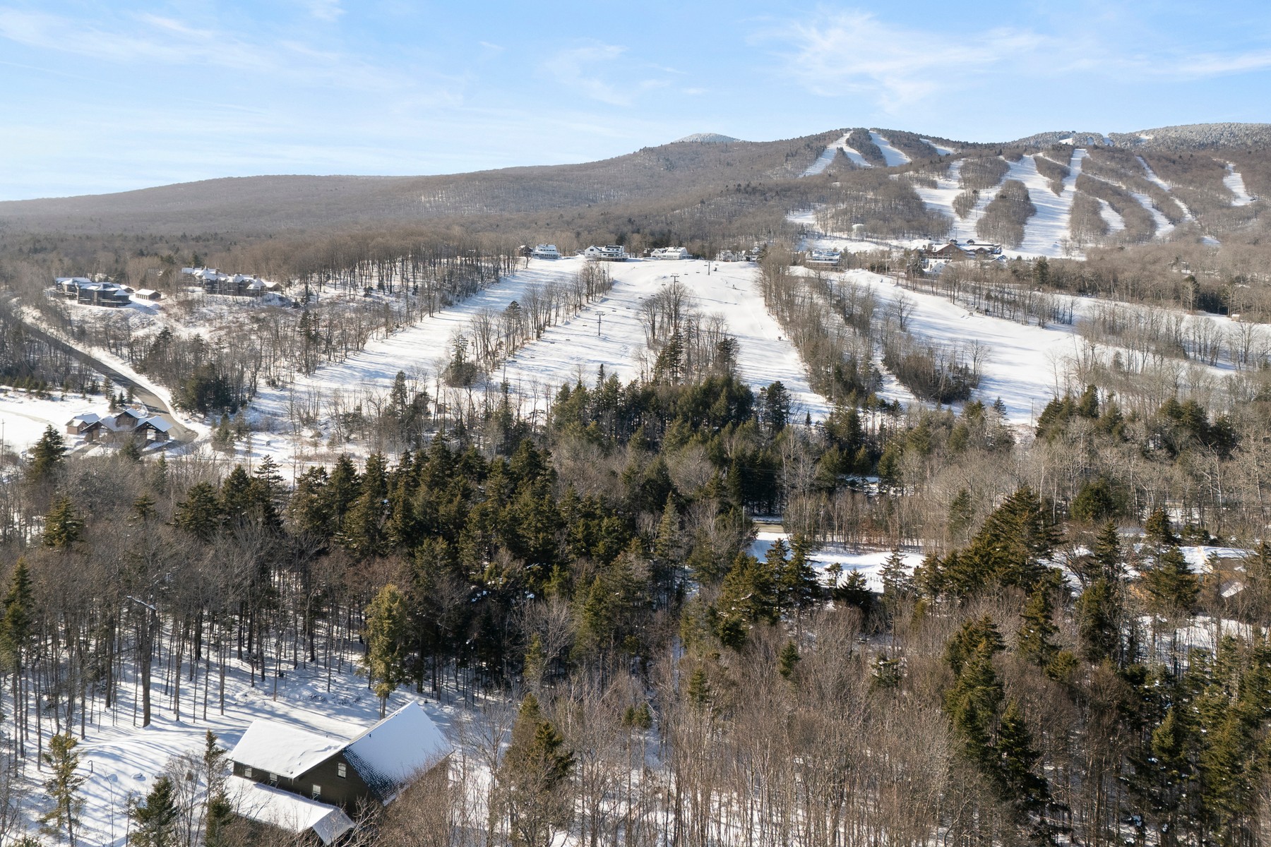 11 E Village Circle, Wilmington, VT 05363