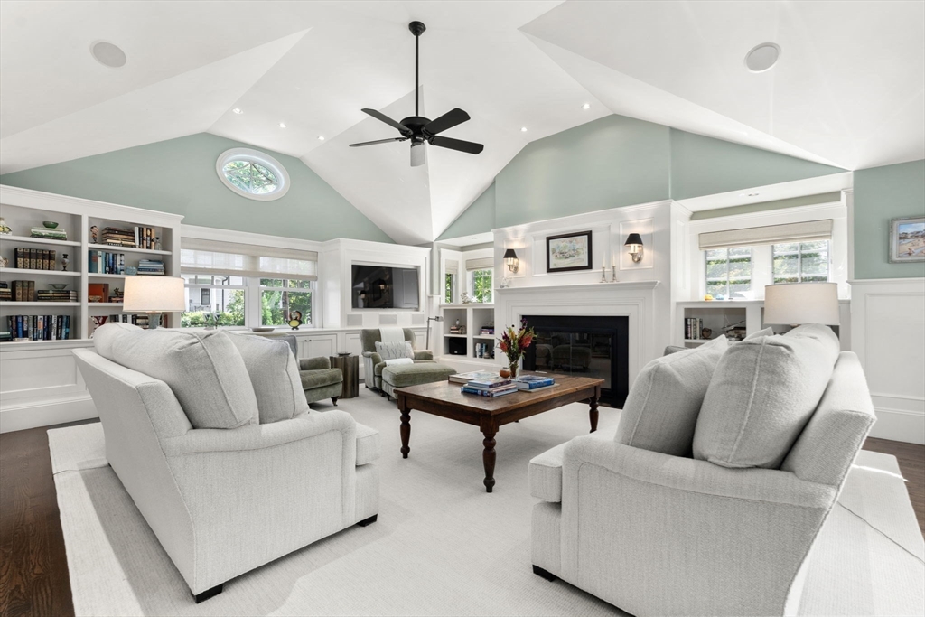 10 Ruane Rd, Newton, MA 02465