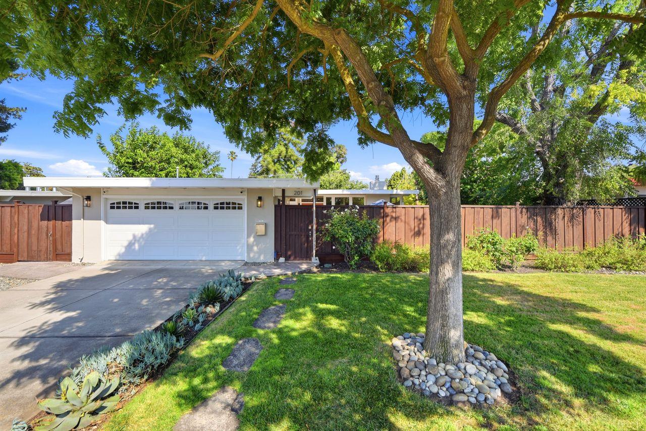 201 Thompson Sq, Mountain View, CA 94043