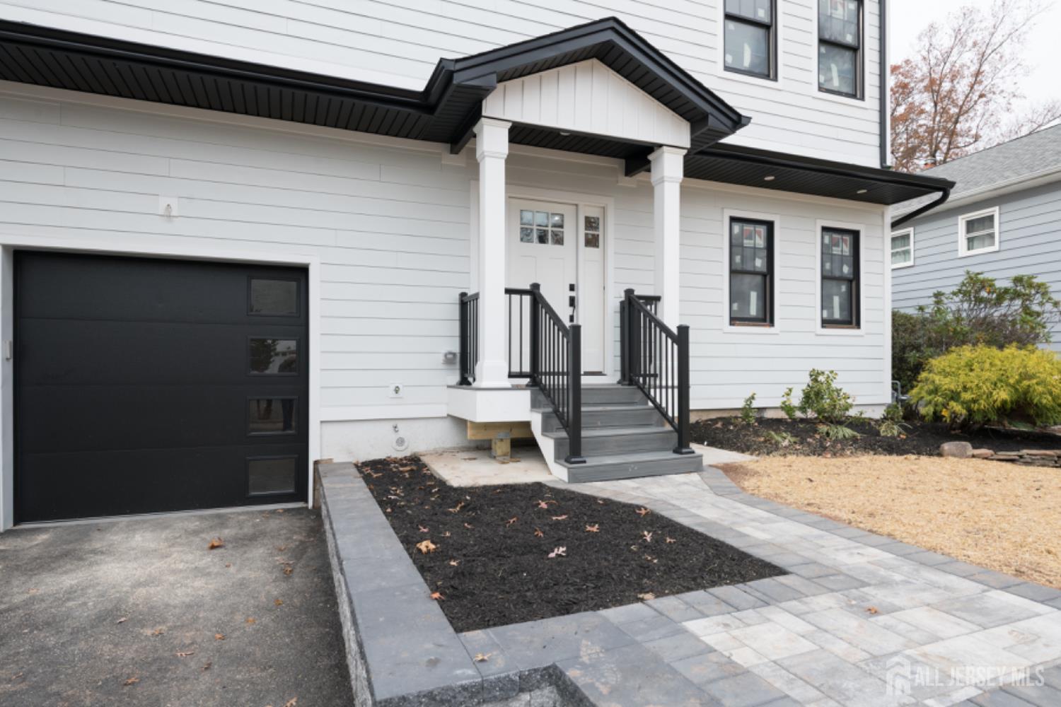 21 Heathcote Ave, Edison, NJ 08817