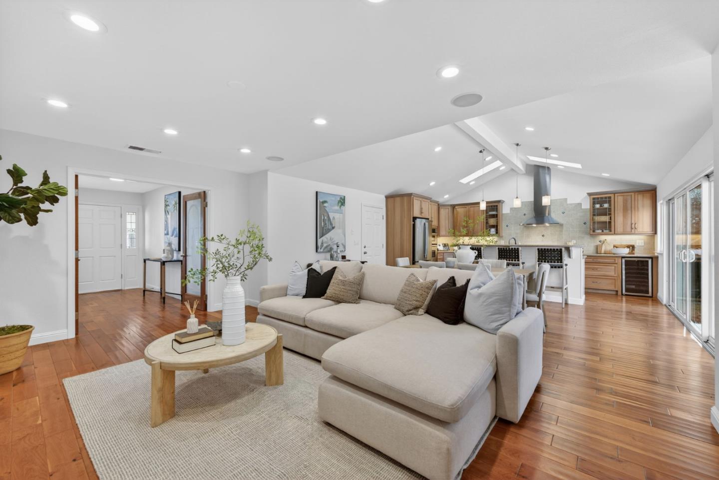 1065 Huntingdon Dr, San Jose, CA 95129