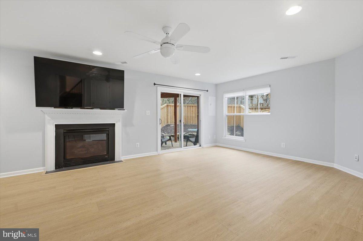 42466 Regal Wood Dr, Ashburn, VA 20148