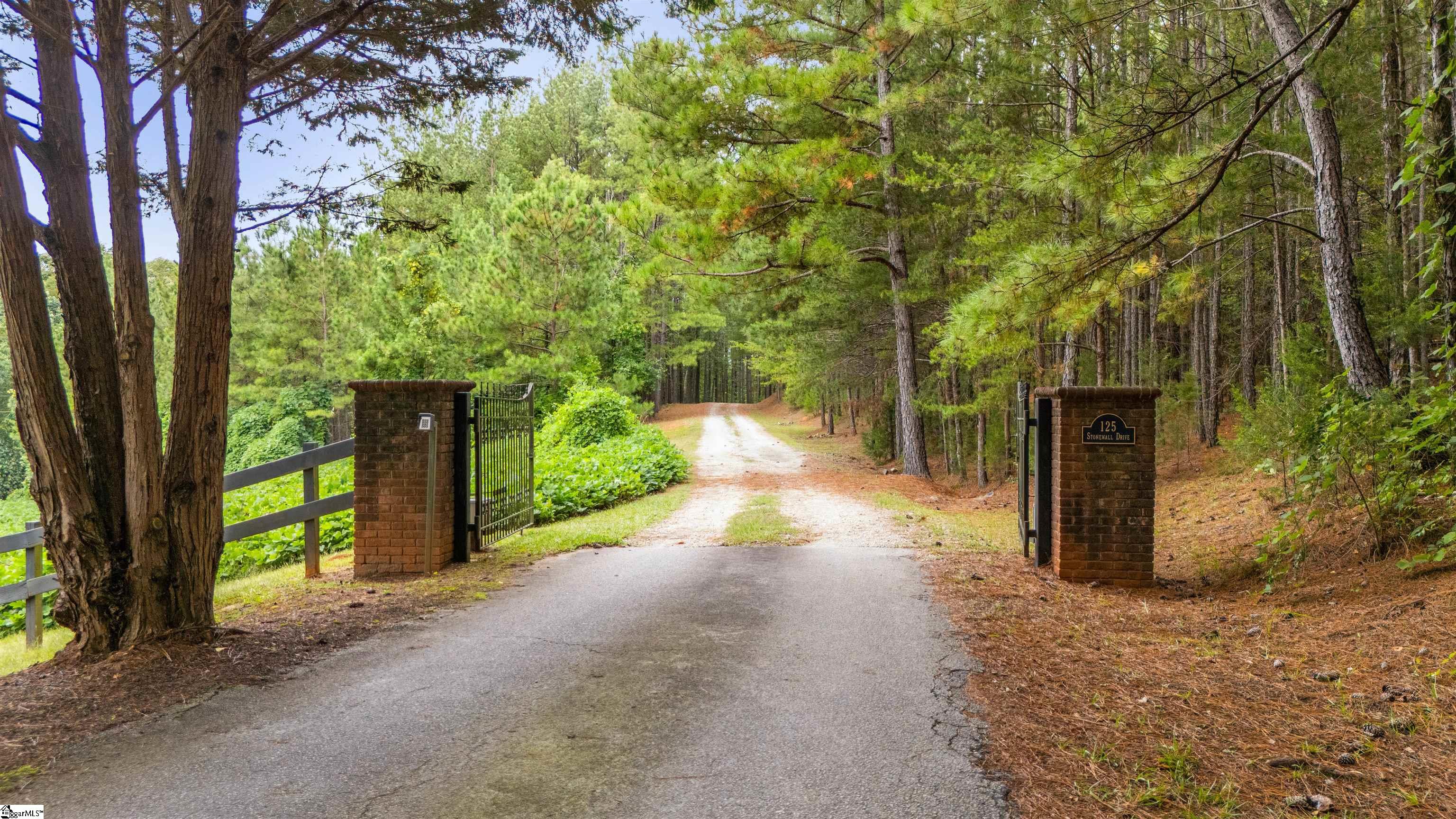 125 Stonewall Dr, Westminster, SC 29693