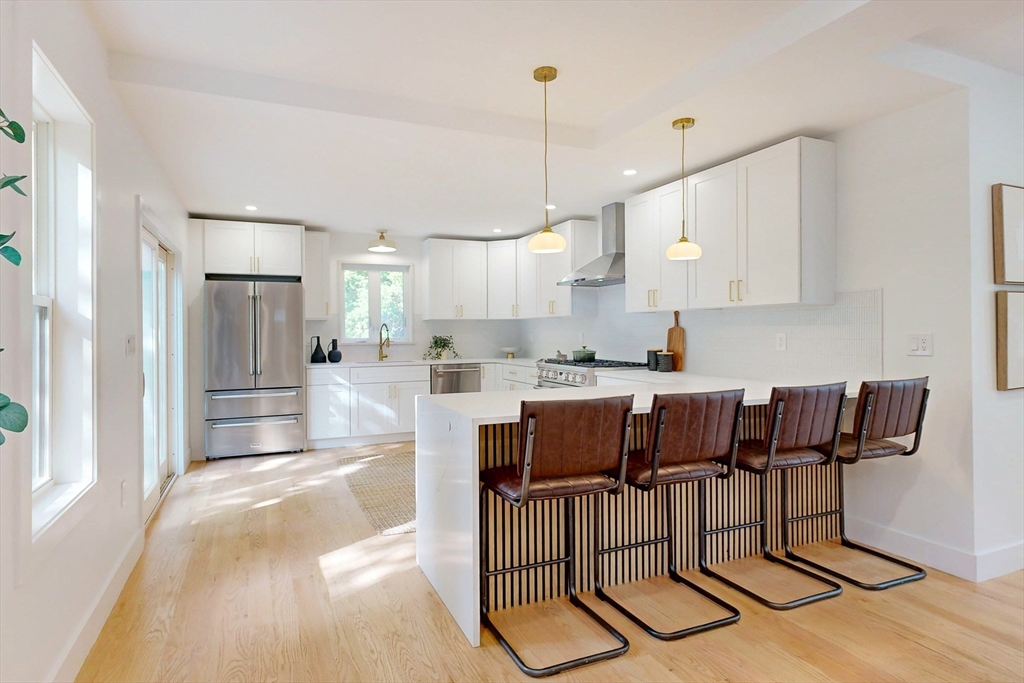 61 Forest St, Wakefield, MA 01880