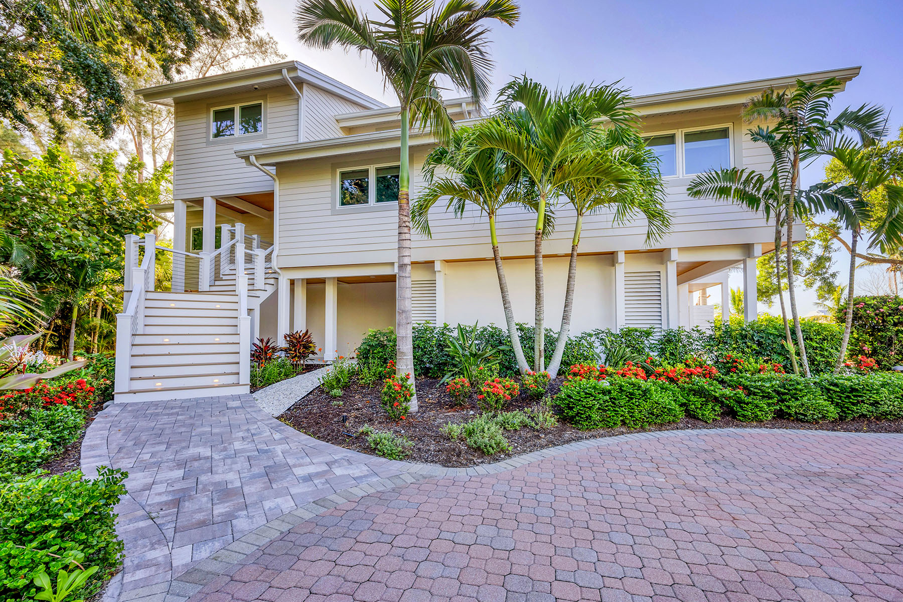 225 Little Pond Ln, Sarasota, FL 34242