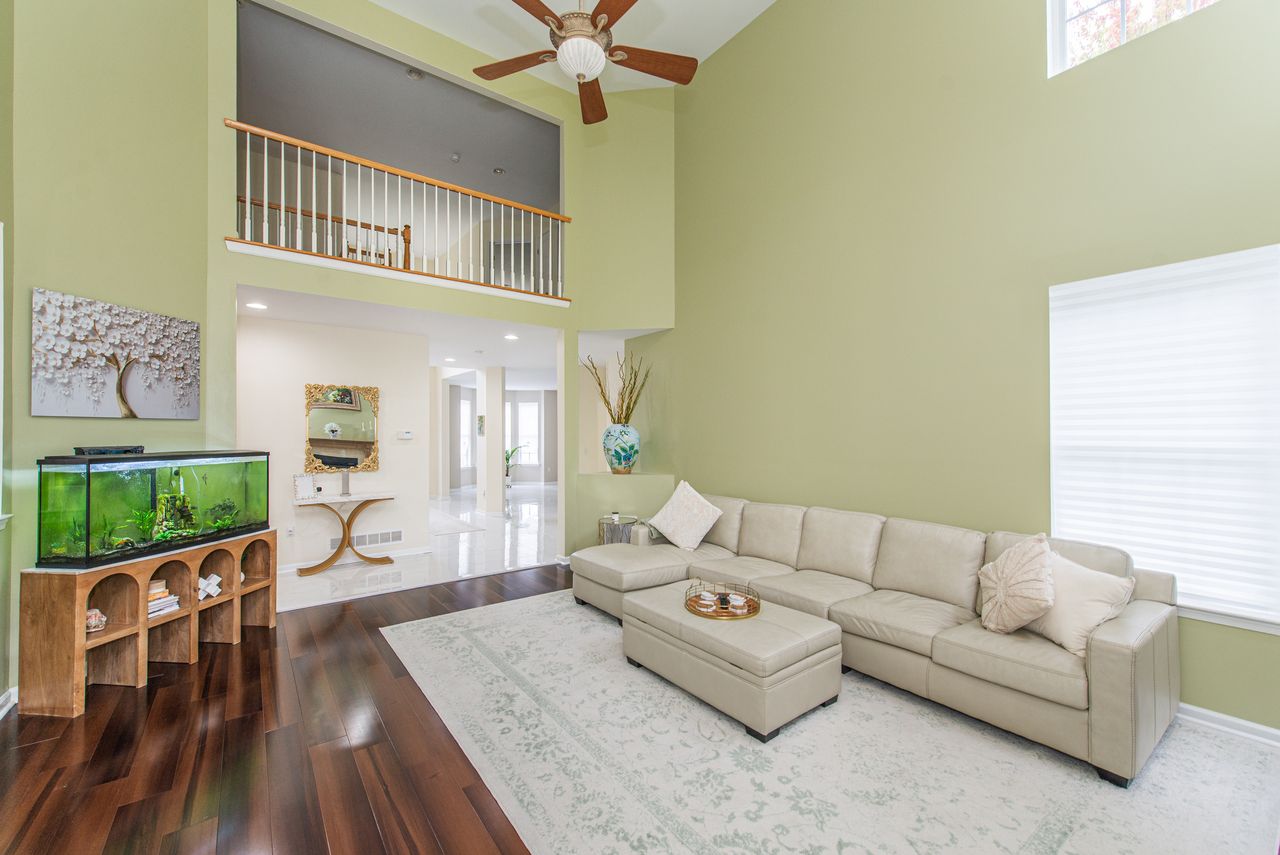 43 Saunders Ln, Hackettstown, NJ 07840