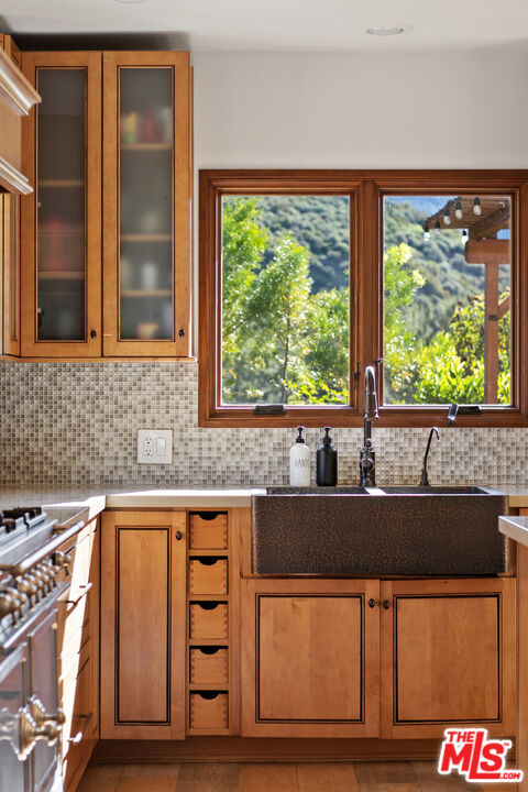 24537 Dry Canyon Cold Creek Rd, Calabasas, CA 91302