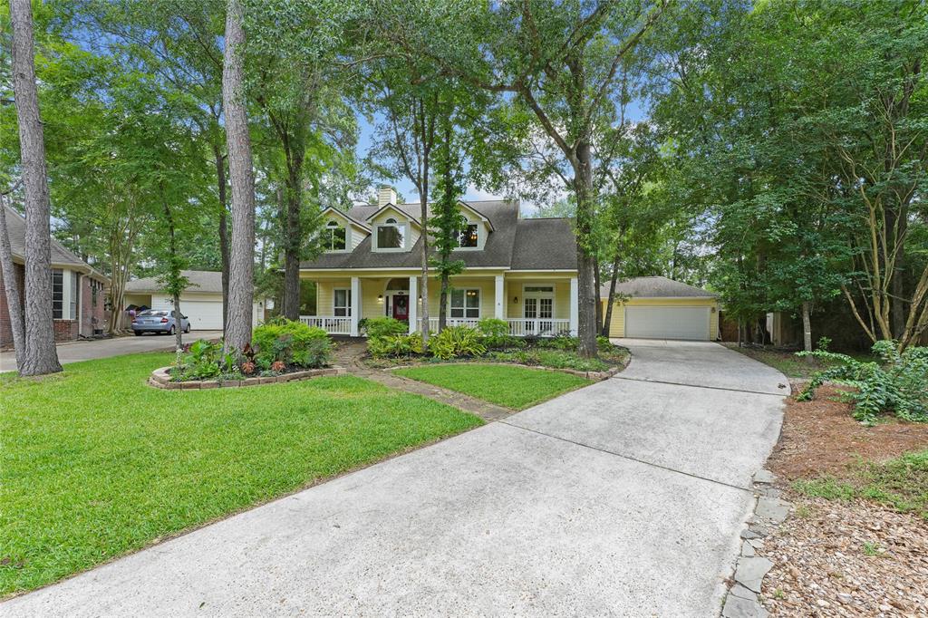 255 S Crimson Clover Ct, The Woodlands, TX 77381