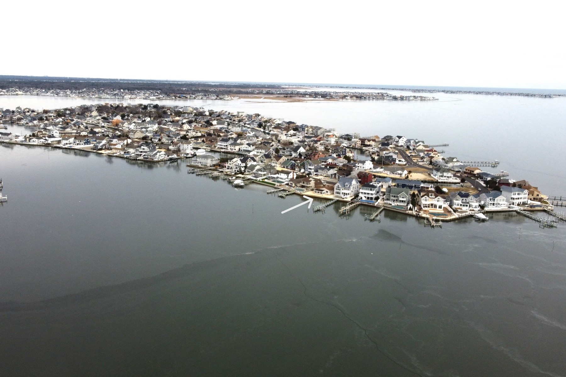 521 Bayview Dr, Toms River, NJ 08753