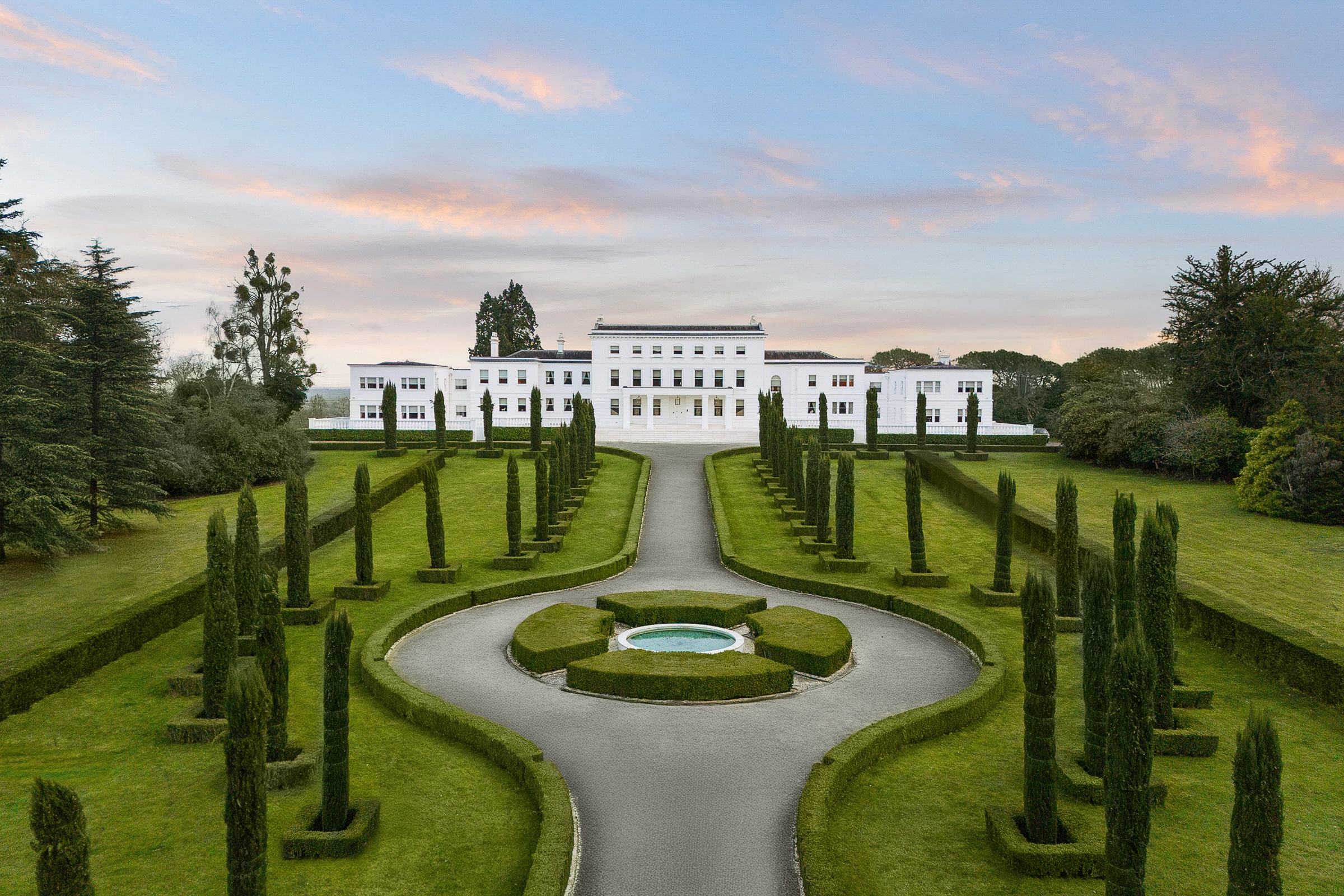 Wentworth Place Chobham, London, England GU24, United Kingdom