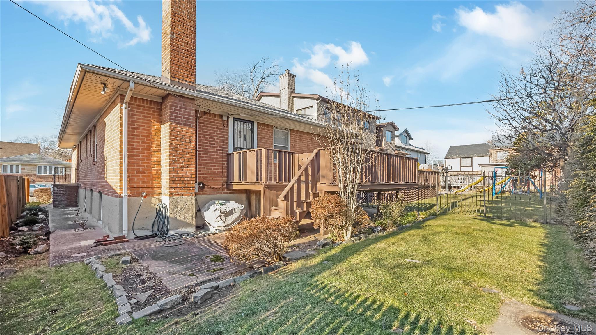 85-19 212th St, New York, NY 11427