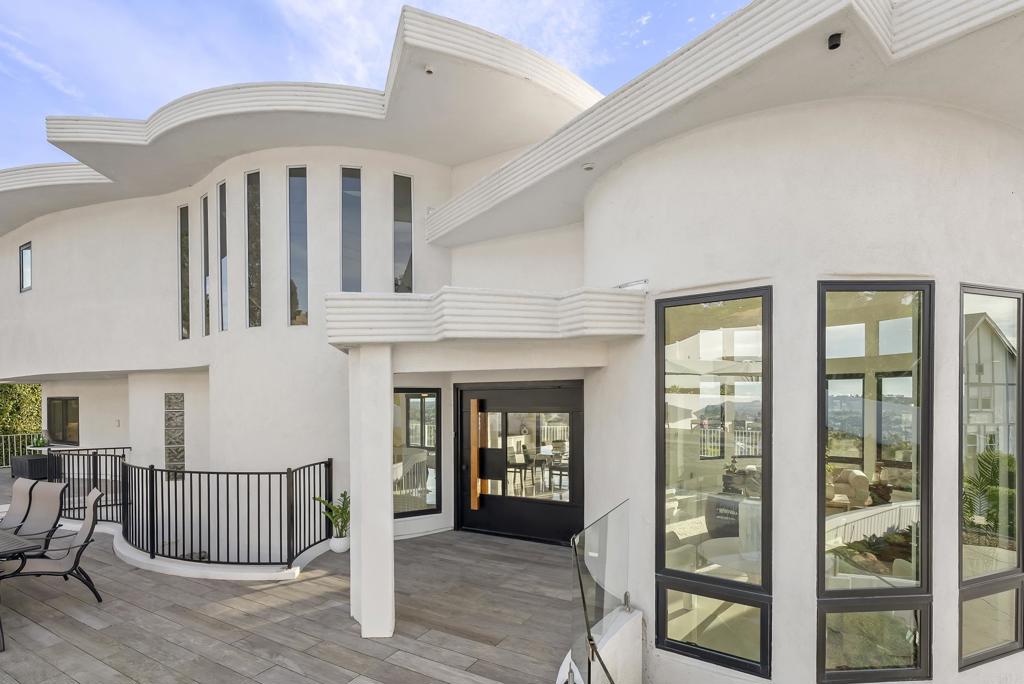 7215 El Fuerte St, Carlsbad, CA 92009