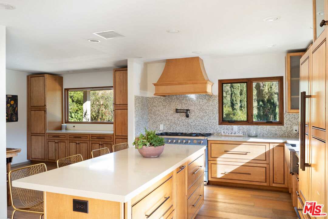 24537 Dry Canyon Cold Creek Rd, Calabasas, CA 91302