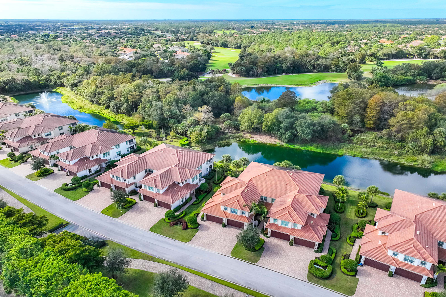 7797 Hawthorne Dr, Naples, FL 34113