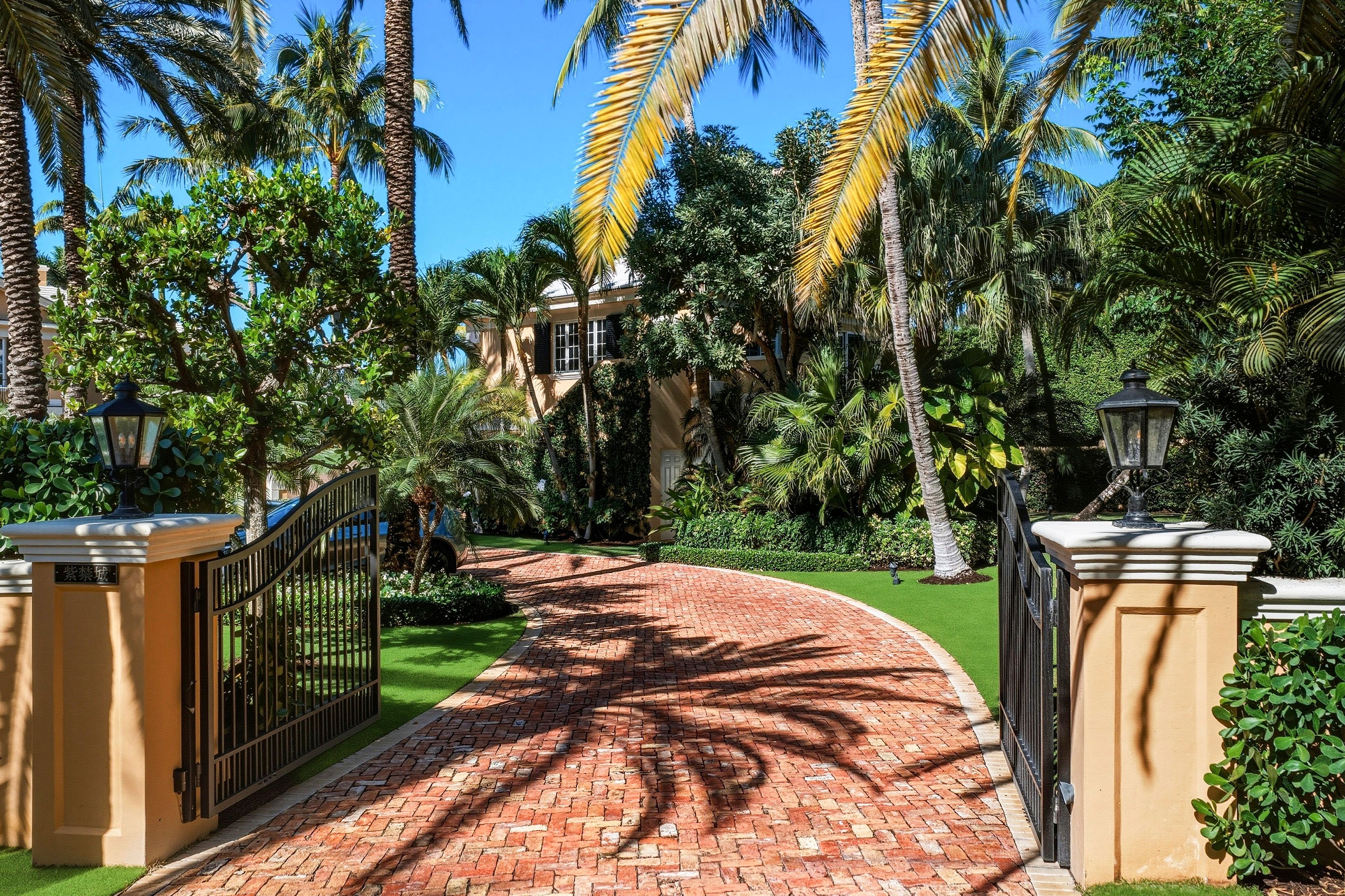 127 Ocean View Rd, Palm Beach, FL 33480
