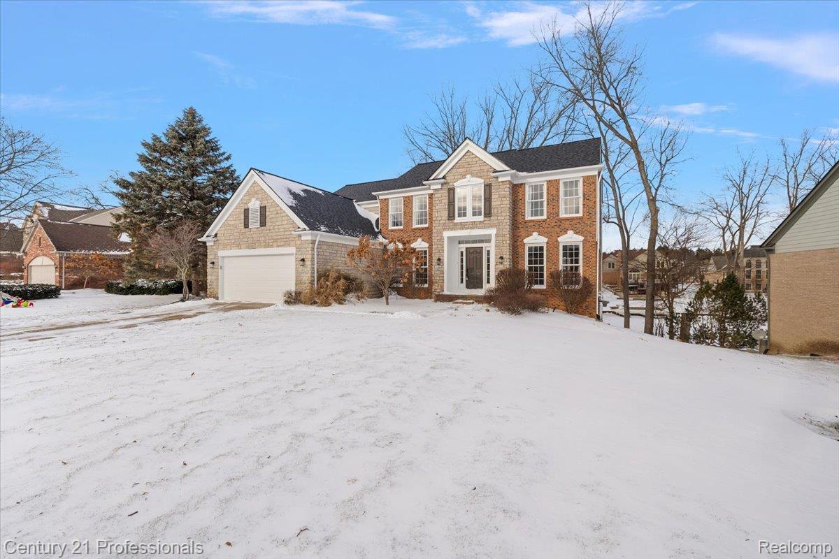 1412 Marina Pointe Blvd, Lake Orion, MI 48362