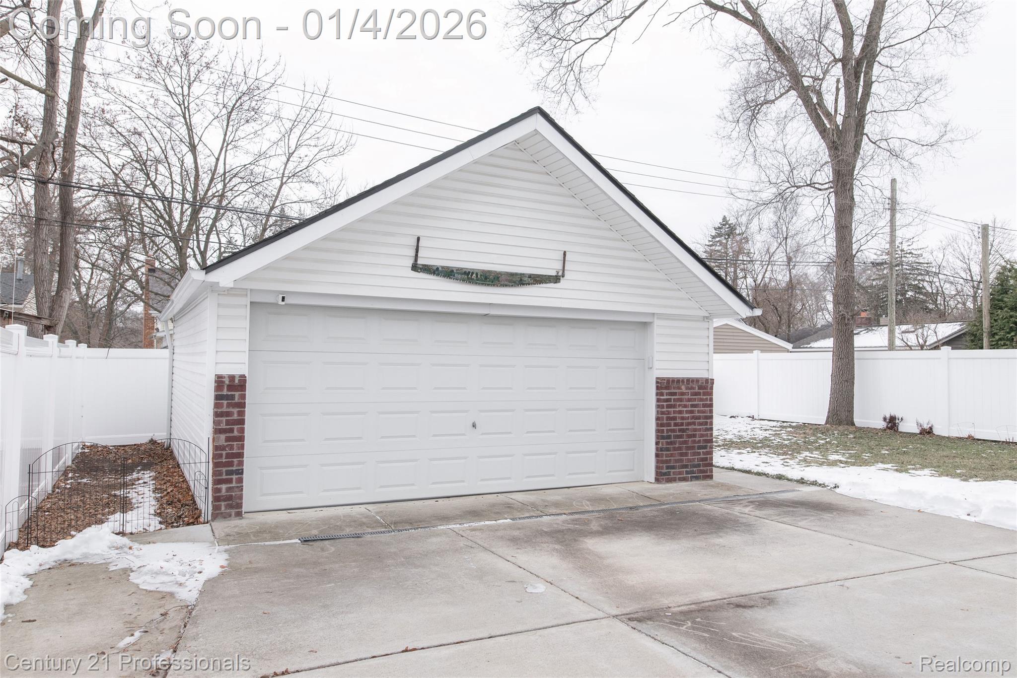 513 Renshaw St, Rochester, MI 48307