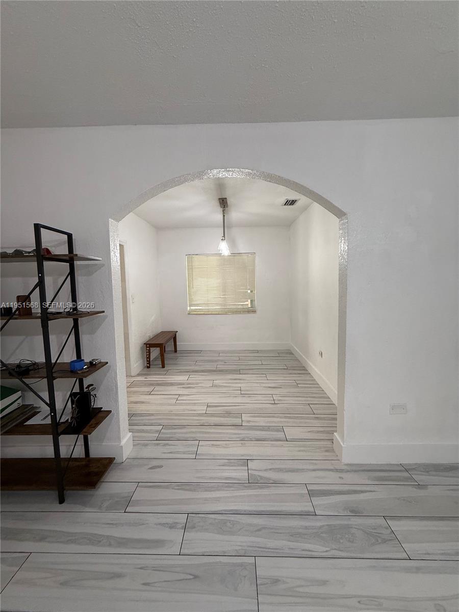 1085 NW 48th St, Miami, FL 33127