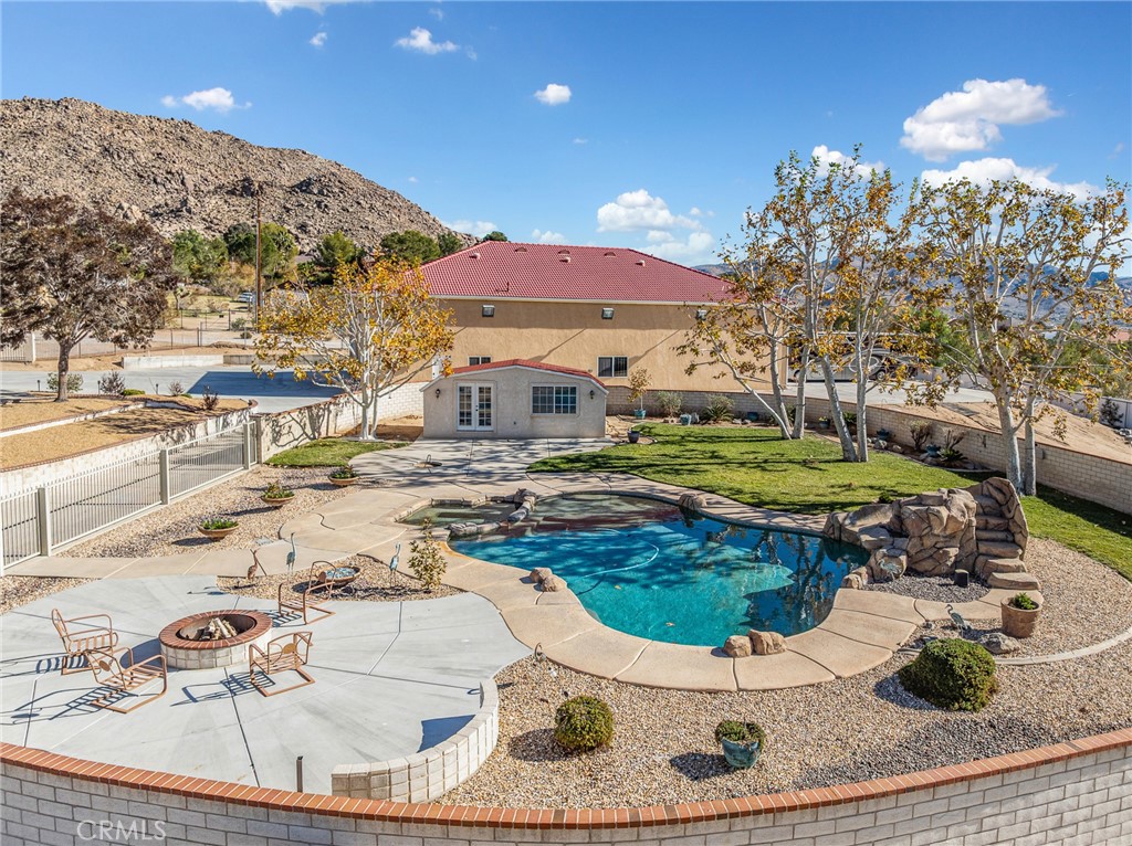 16878 Shirwaun Rd, Apple Valley, CA 92307