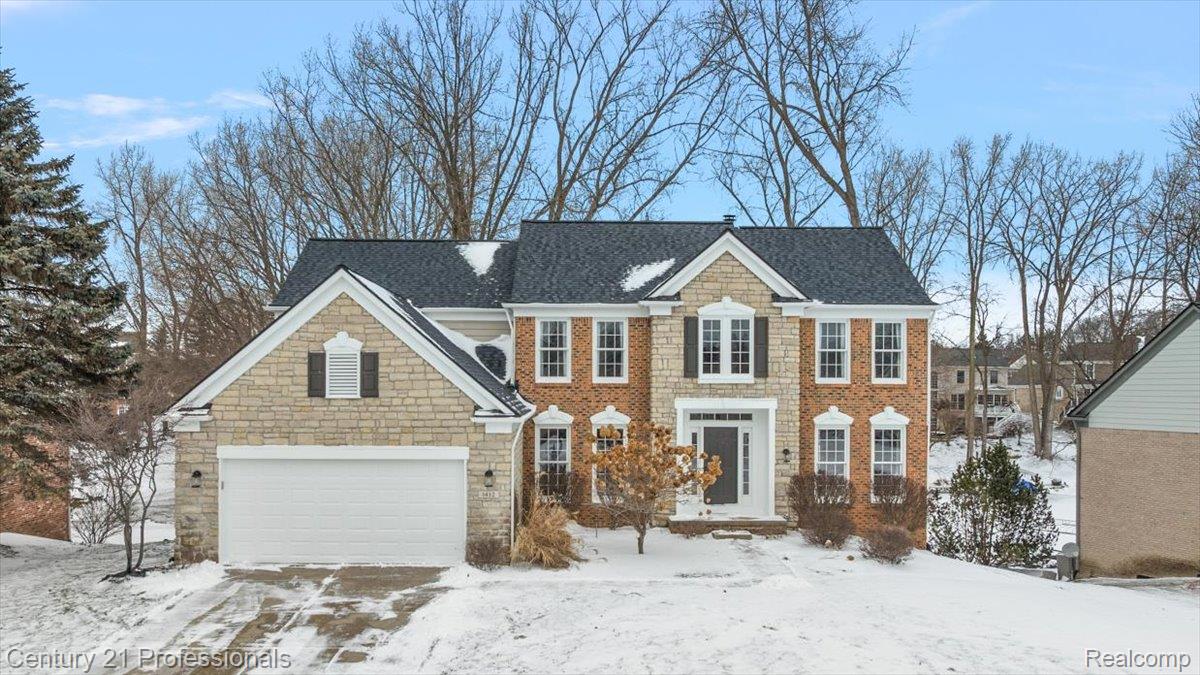 1412 Marina Pointe Blvd, Lake Orion, MI 48362