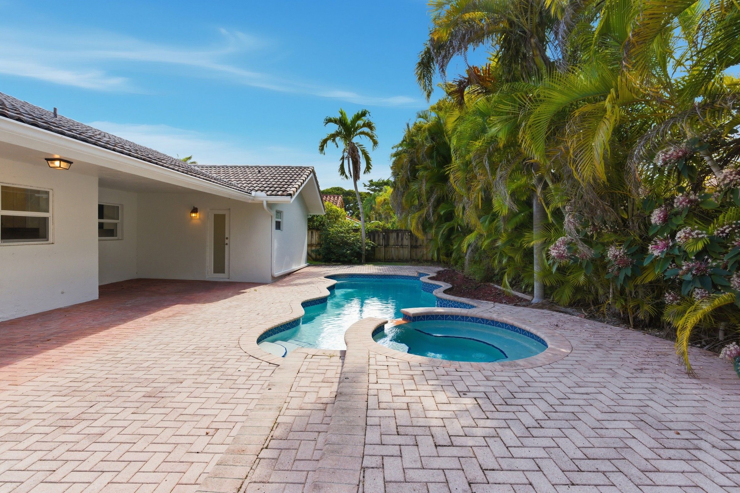 5976 SW 88th Pl, Miami, FL 33173