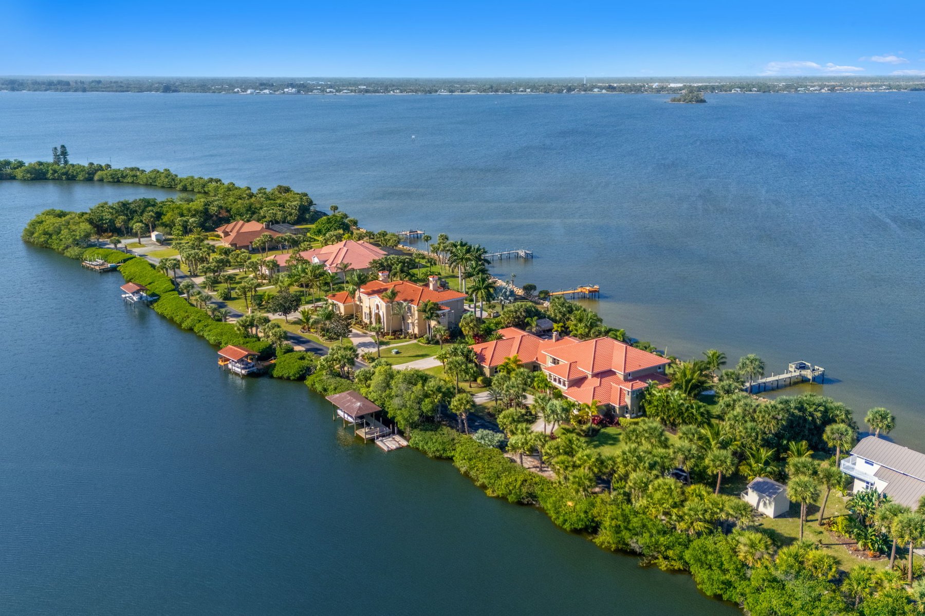 467 Spoonbill Ln, Melbourne Beach, FL 32951