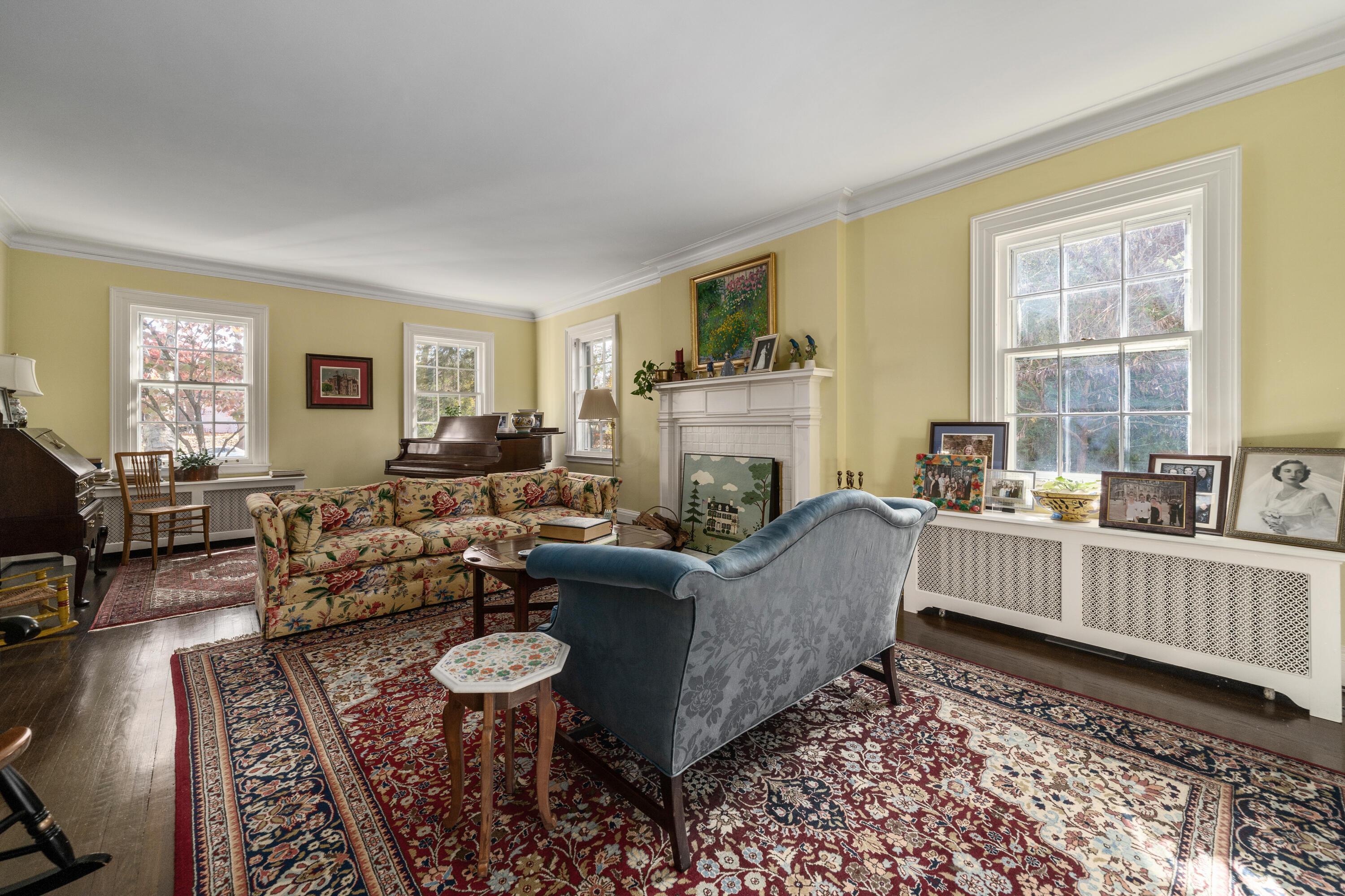 211 Preston Rd, Columbus, OH 43209