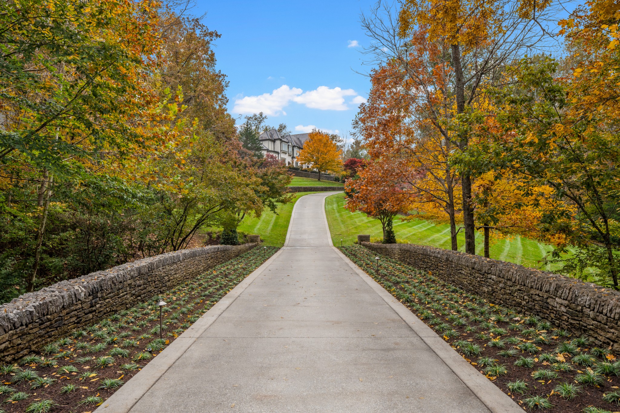 1033 Vaughn Crest Dr, Franklin, TN 37069