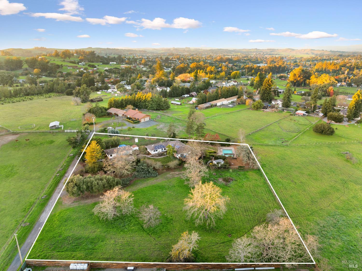 2850 Western Ave, Petaluma, CA 94952