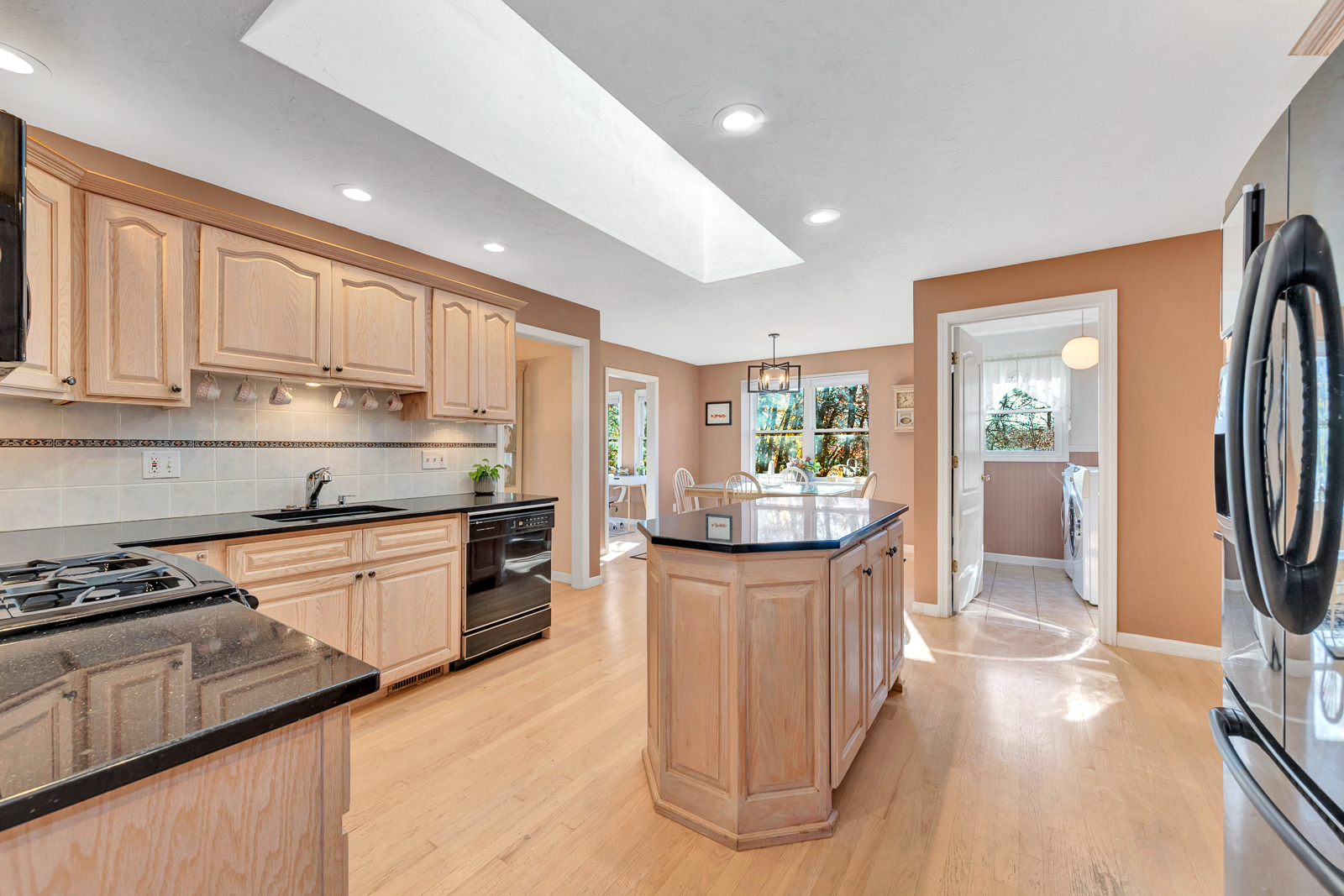 16 Sarah’s Way, Peabody, MA 01960