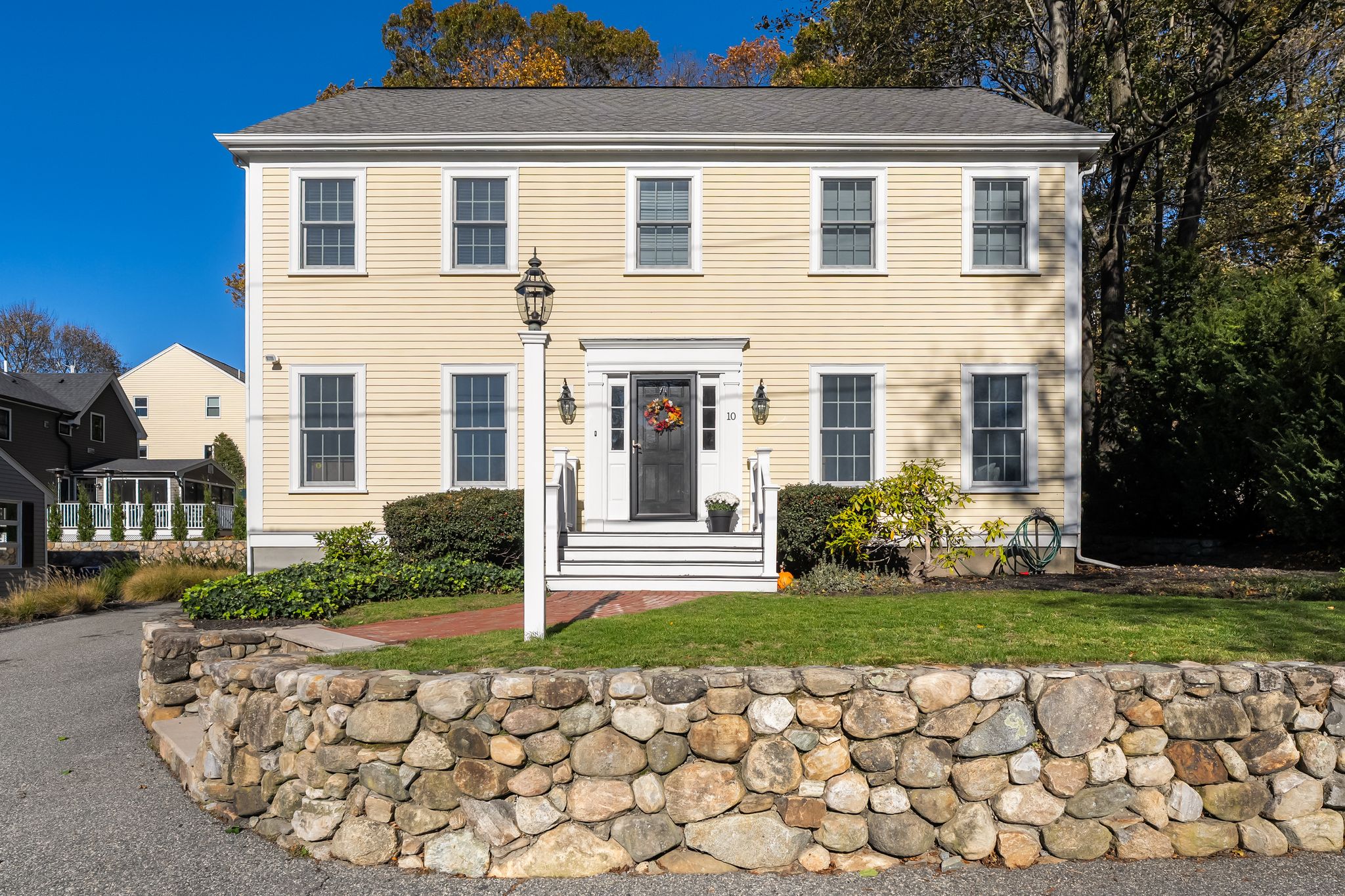 10 Perth Rd, Arlington, MA 02476