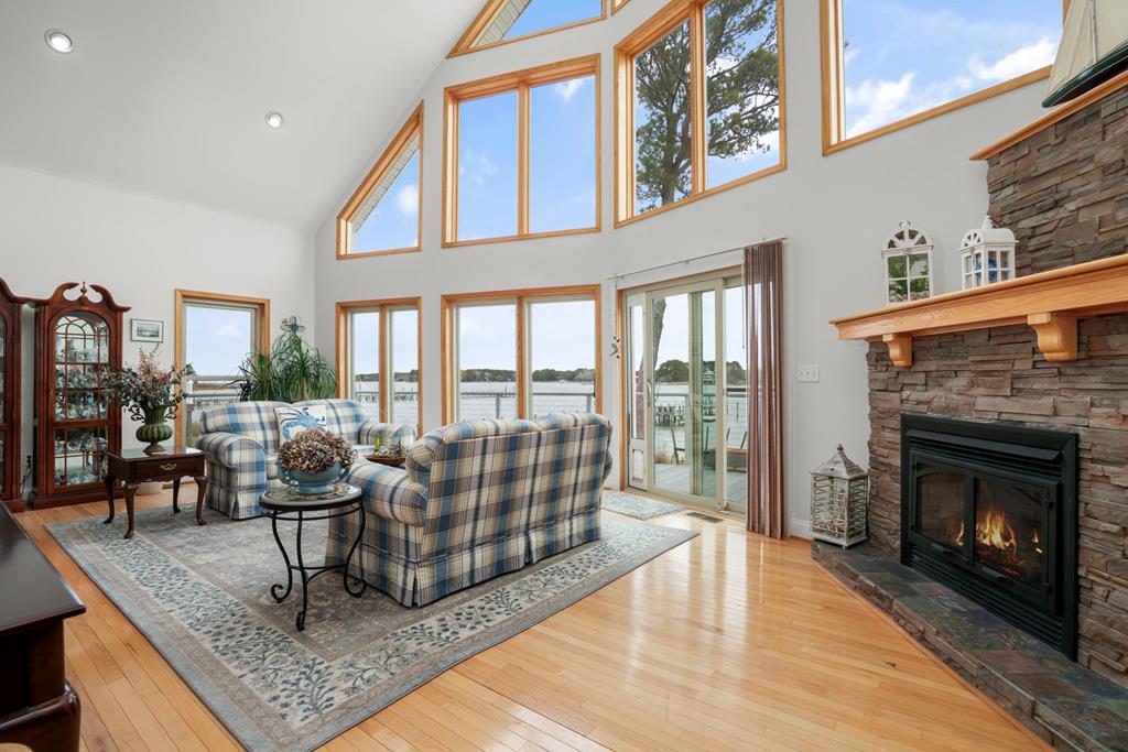 16493 Hicks Ln, Onancock, VA 23417