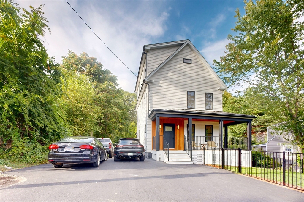 61 Forest St, Wakefield, MA 01880