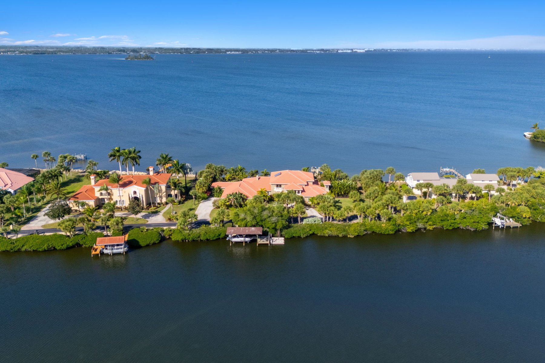 467 Spoonbill Ln, Melbourne Beach, FL 32951