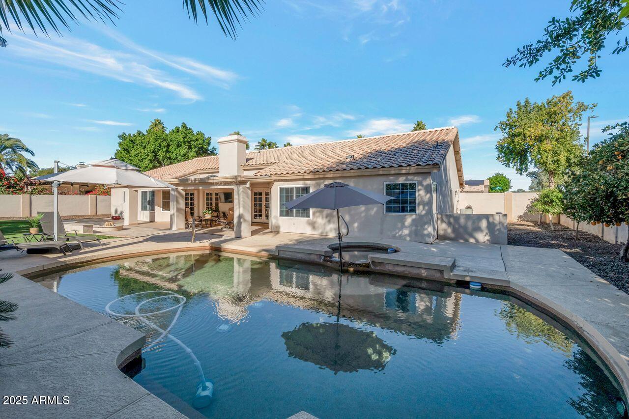 8695 E Charter Oak Dr, Scottsdale, AZ 85260