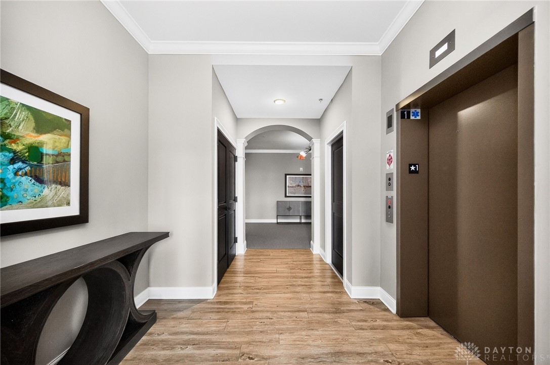 220 Vintage Club Dr, Cincinnati, OH 45249