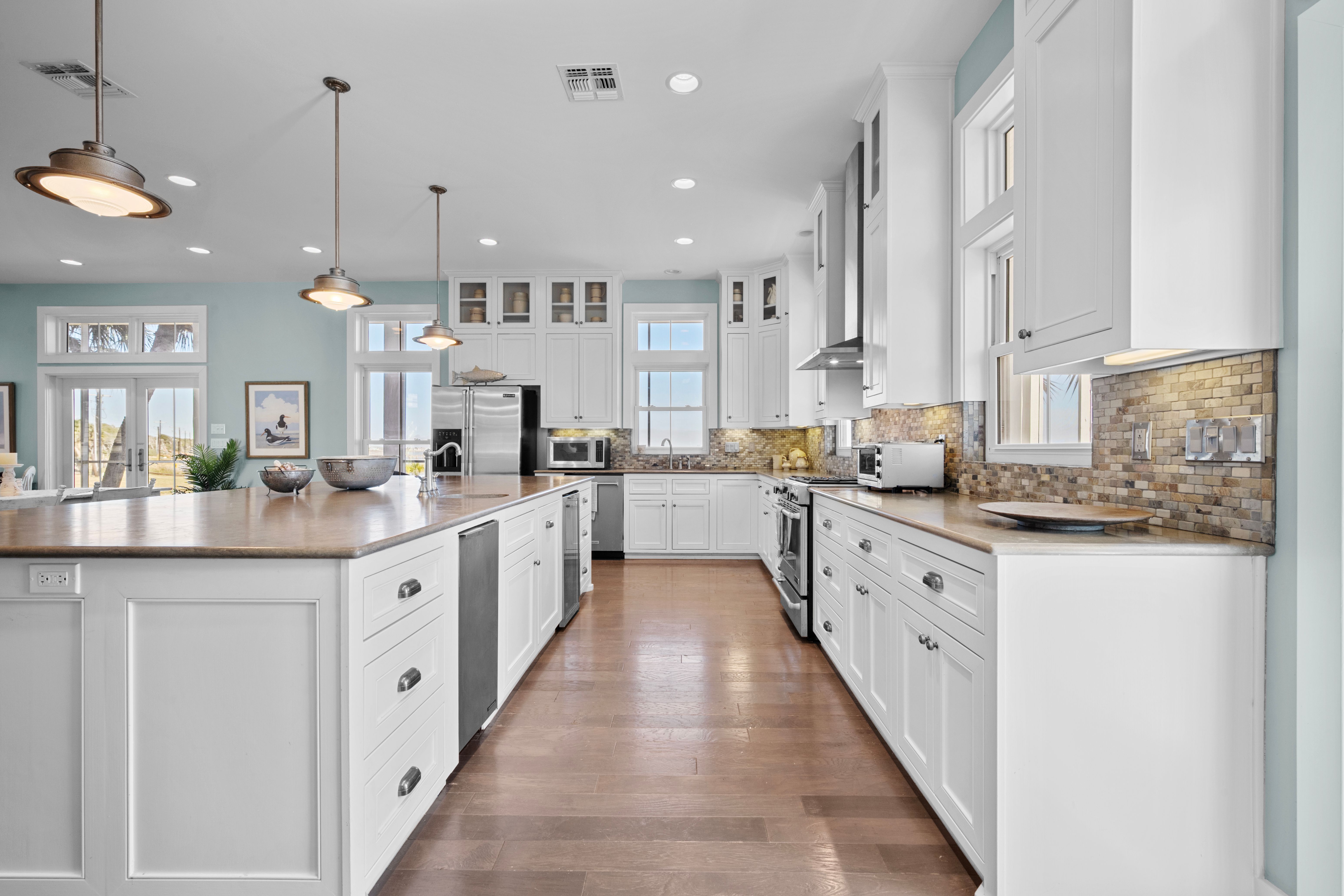 20 Old Cottage Beach Dr, Rockport, TX 78382