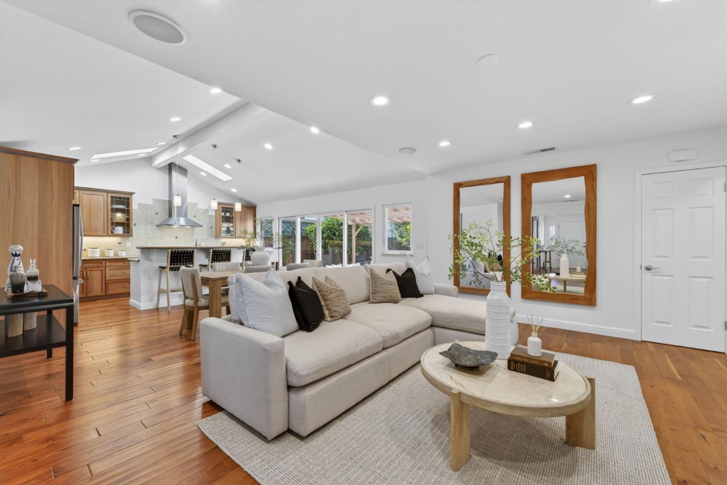 1065 Huntingdon Dr, San Jose, CA 95129