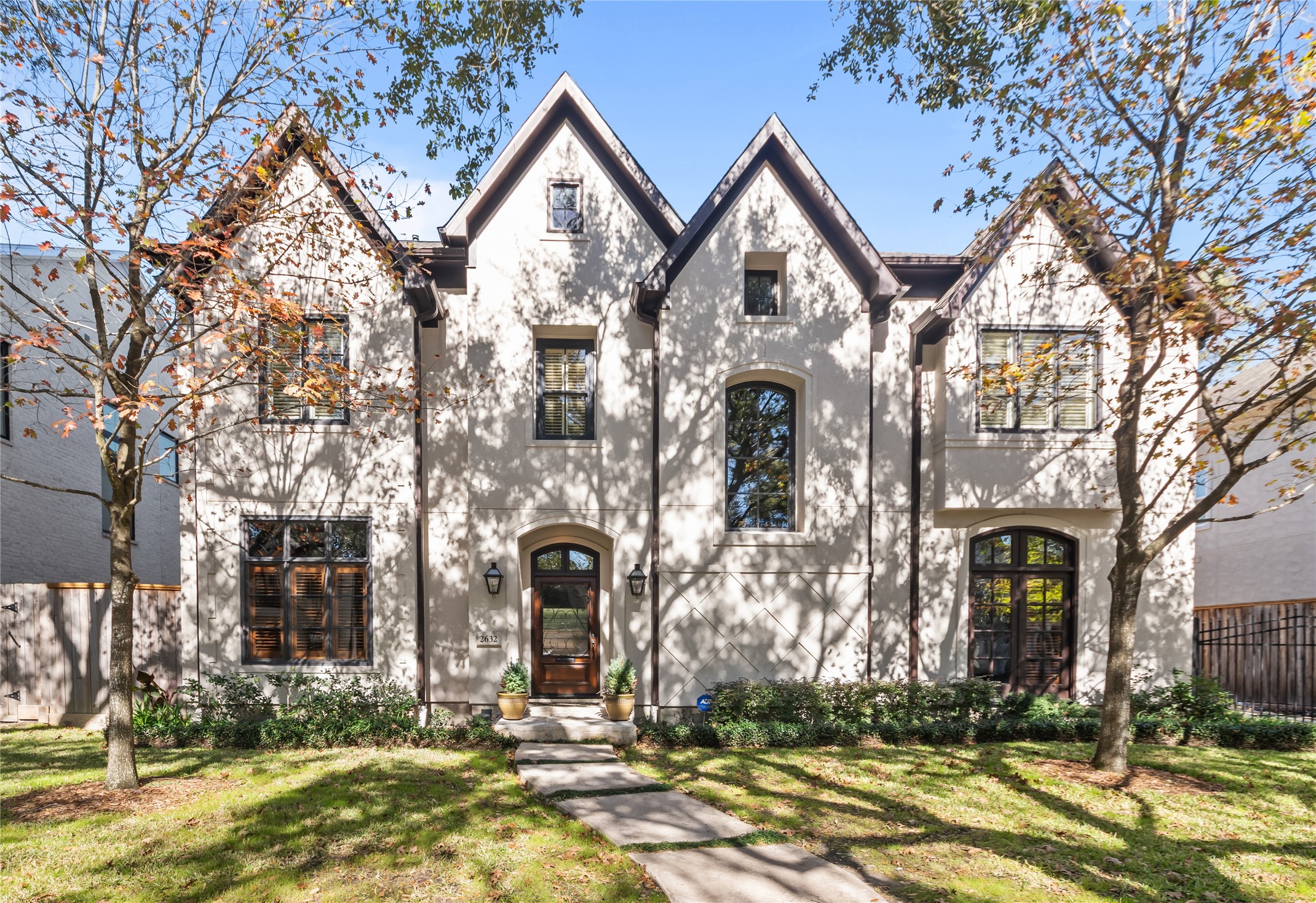 2632 Robinhood St, Houston, TX 77005