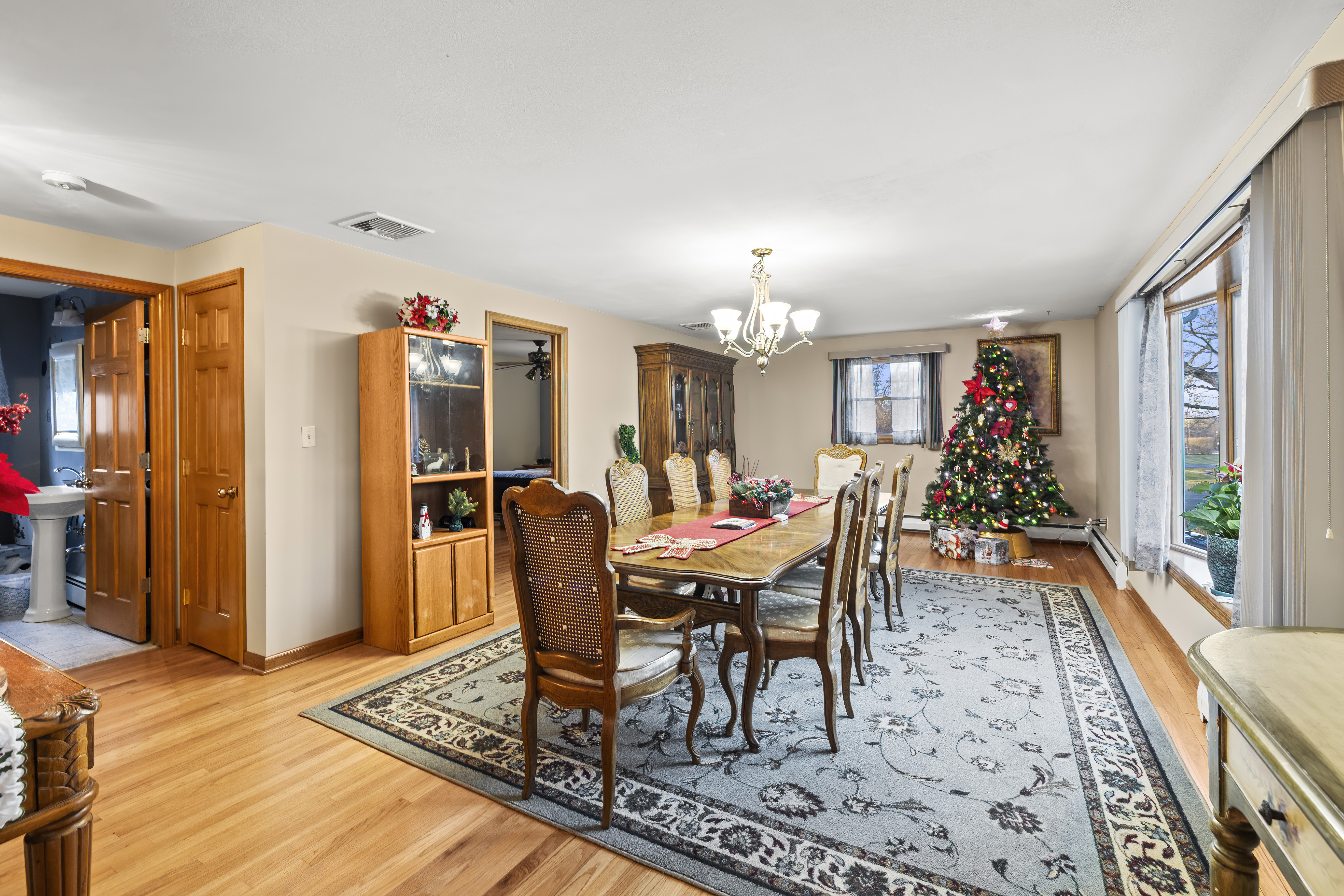 396 Walnut Tree Hill Rd, Shelton, CT 06484