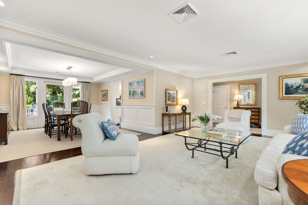 10 Ruane Rd, Newton, MA 02465