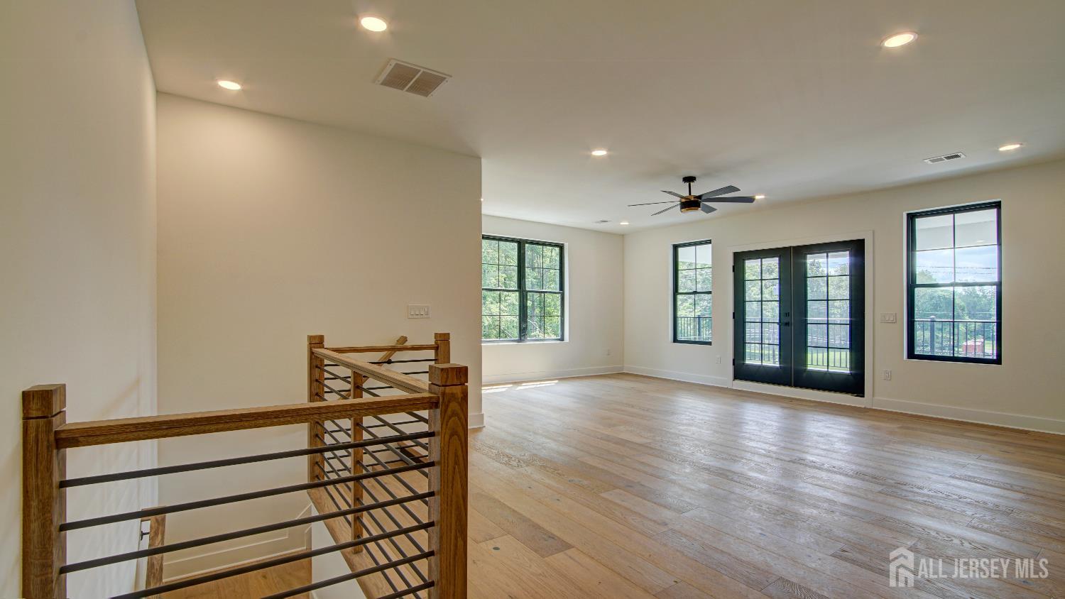 169 Applegarth Rd, Monroe, NJ 08831