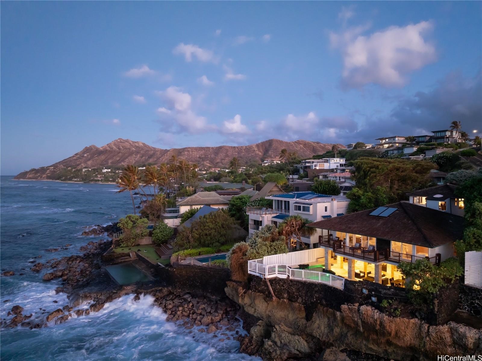 4240 Kaikoo Pl, Honolulu, HI 96816