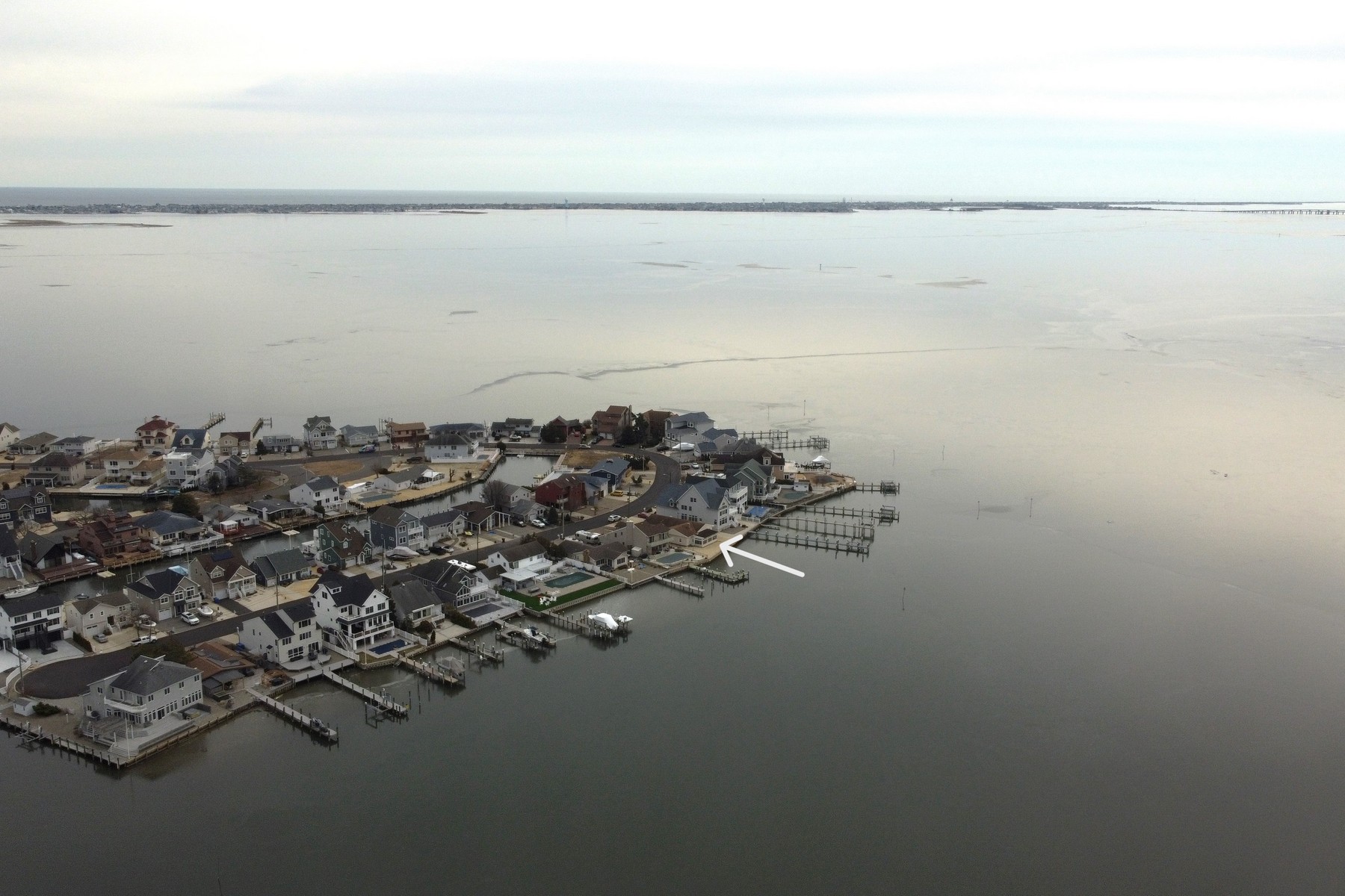 521 Bayview Dr, Toms River, NJ 08753