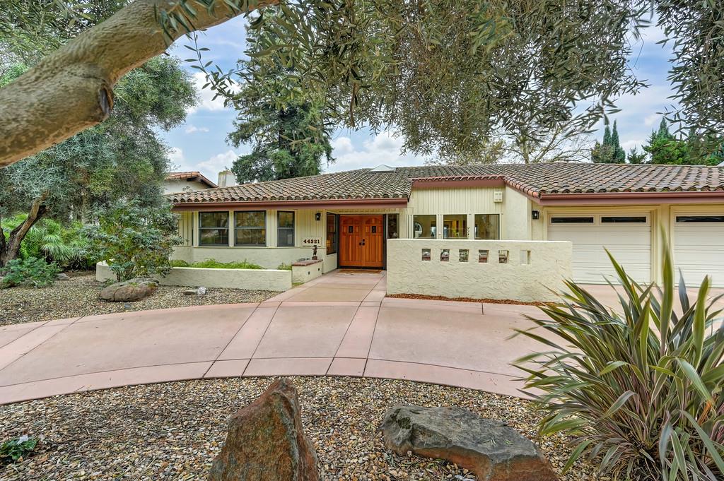 44321 S El Macero Dr, El Macero, CA 95618