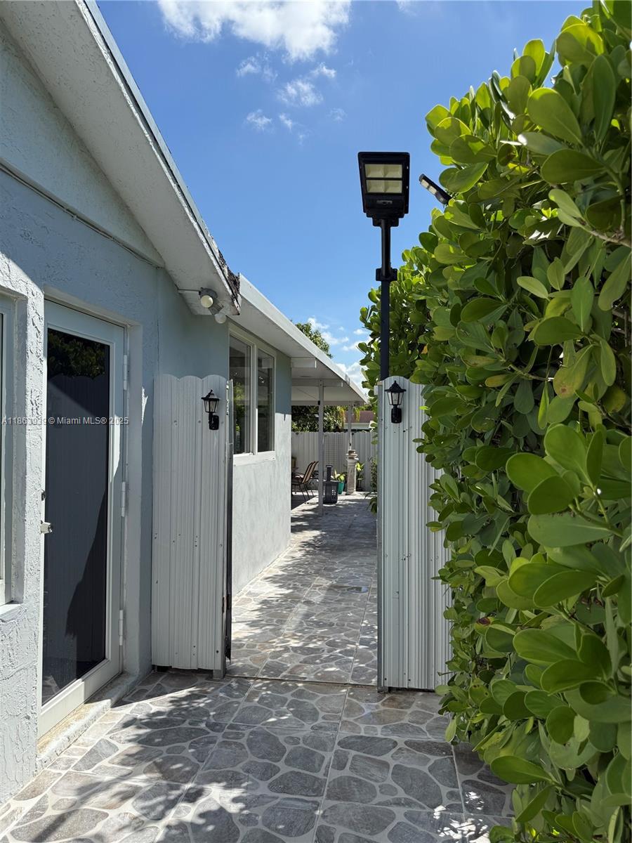 6553 SW 148th Ct, Miami, FL 33193